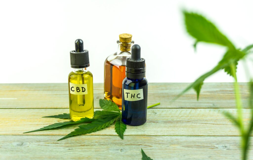 thc-vs-cbd-propiedades-beneficios-y-diferencias